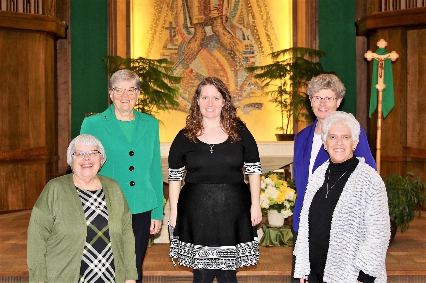 Hermana Marissa Butler profesa sus primeros votos - Hermanas de la ...